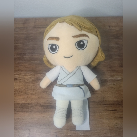 Star Wars | Toys | Luke Skywalker Galactic Plushies Star Wars Farmboy A ...